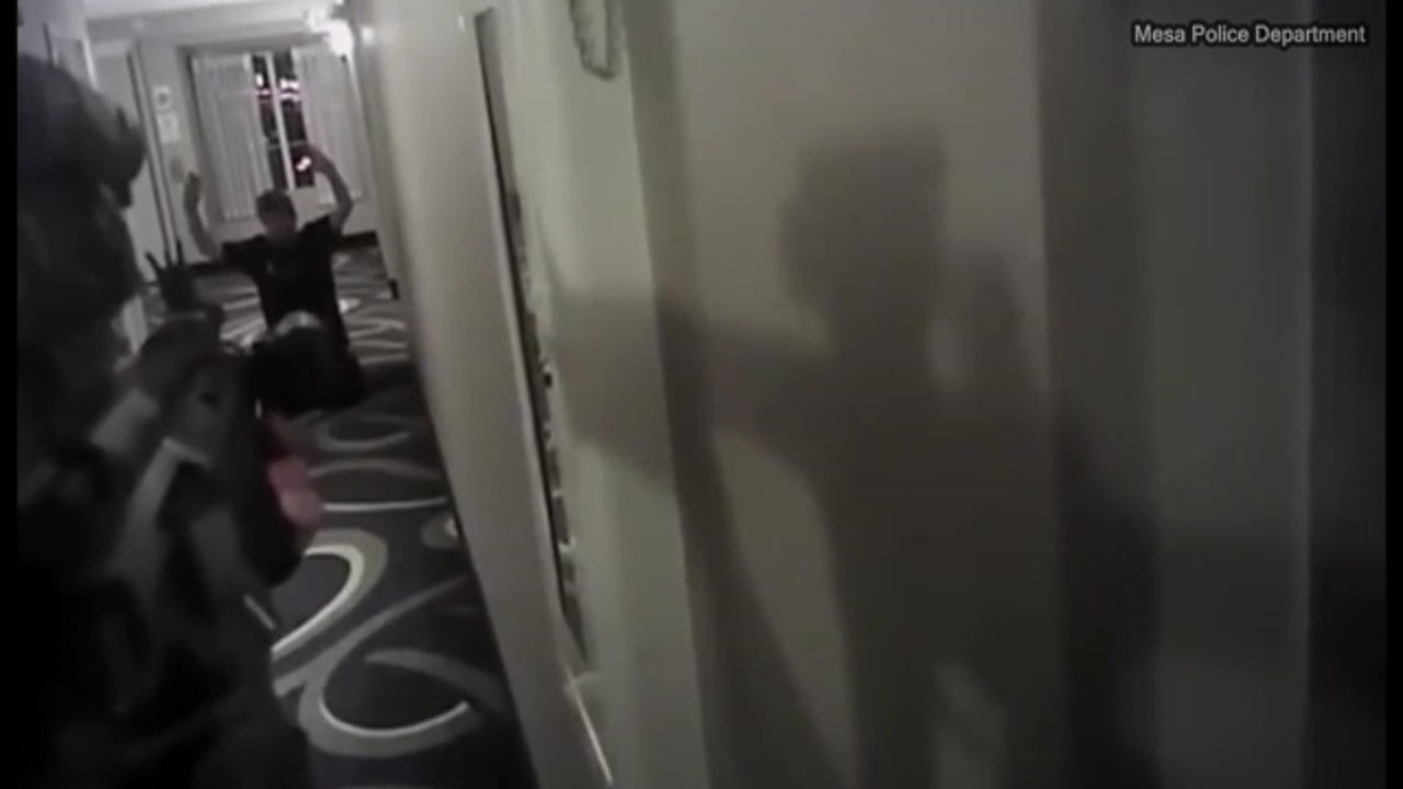 Arizona Police Fatal Shooting Of Unarmed Man At Hotel Video Ktvu Fox 2