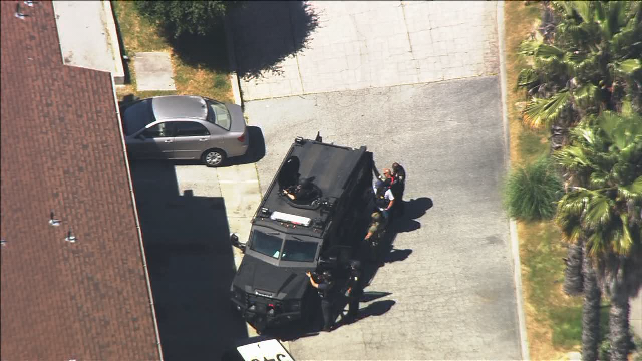 Swat Team Responds To Barricaded Suspects Believed To Be Armed In Fremont