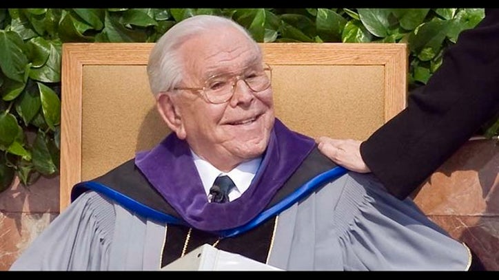 Robert Schuller, Crystal Cathedral megachurch founder, dies | KTVU FOX 2