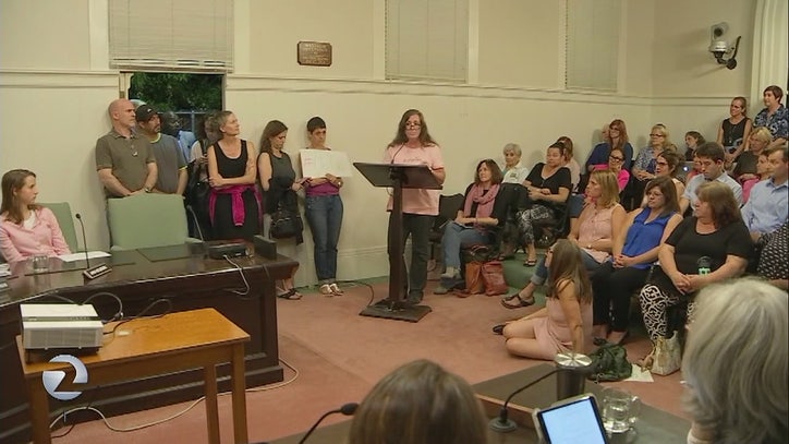 Piedmont parents outraged that teacher back in classroom after ...