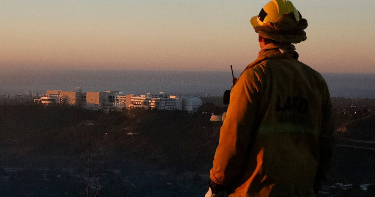 Report: Firefighter overtime surges 65% in California | KTVU FOX 2