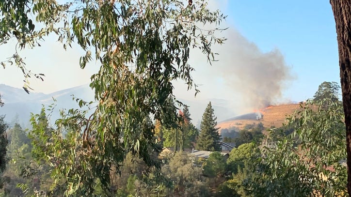 Evacuation order in quick-moving Martinez wildfire lifted | KTVU FOX 2