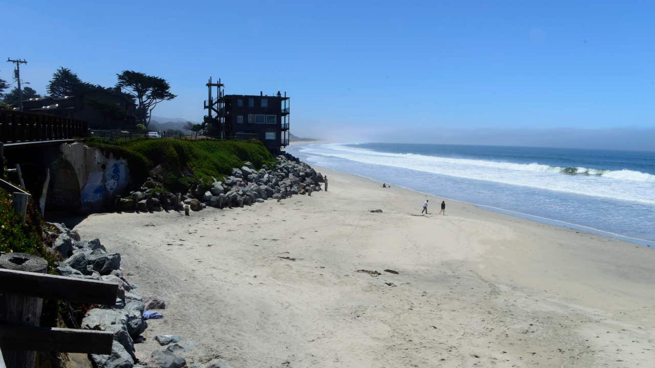 City Of Half Moon Bay Begins Pilot Project To Mark Parking Spaces Near Beaches city-of-half-moon-bay-begins-pilot-project-to-mark-parking-spaces-near-beaches