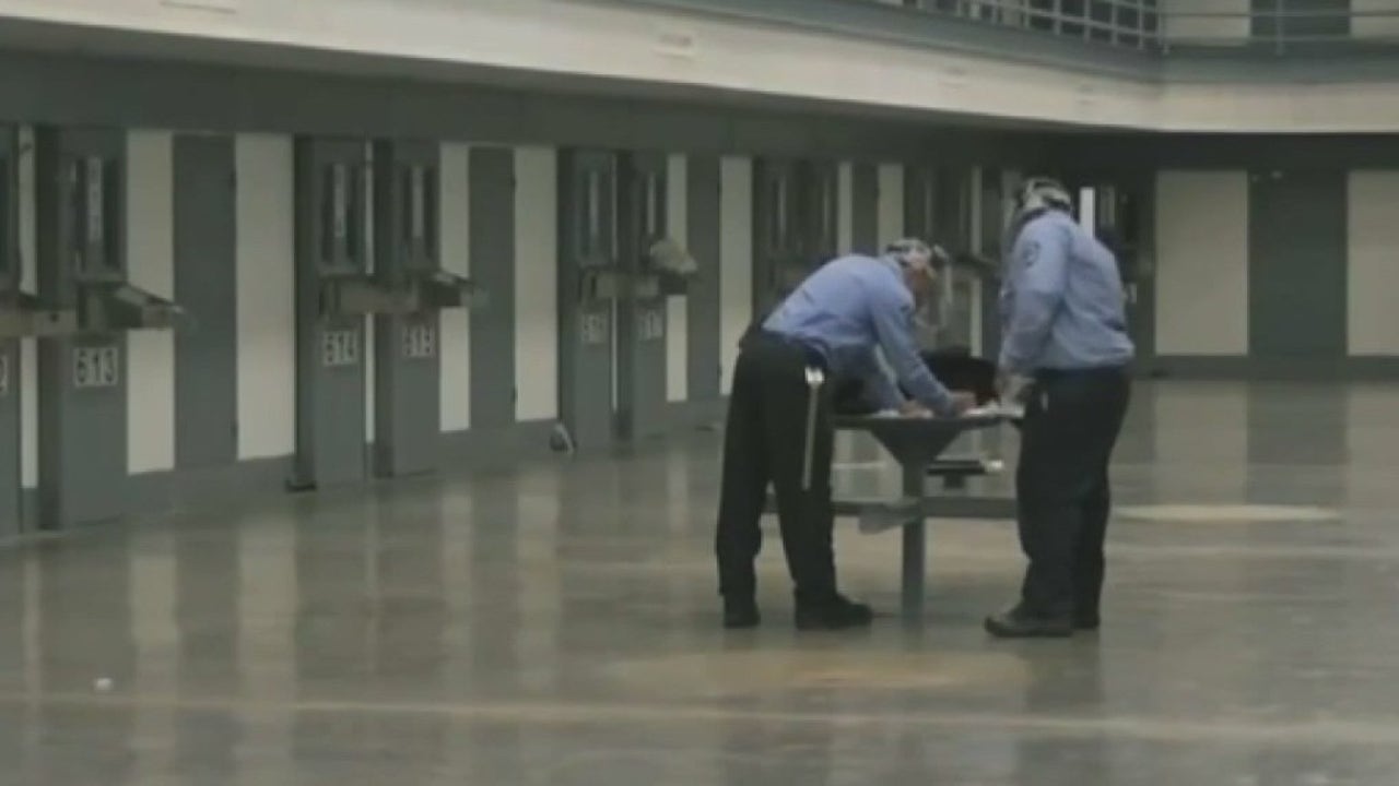 Federal judge requires vaccines for California prison staff | KTVU FOX 2 Federal judge requires vaccines for California prison staff | KTVU FOX 2