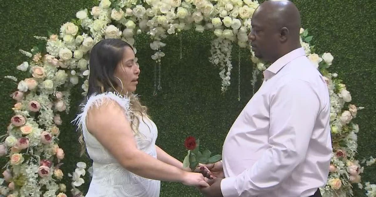 I two! Bay Area county clerks perform palindrome weddings on 2-22-22 ...