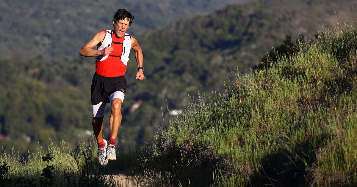 Ultramarathon runner Dean Karnazes recounts frightening encounter with ...