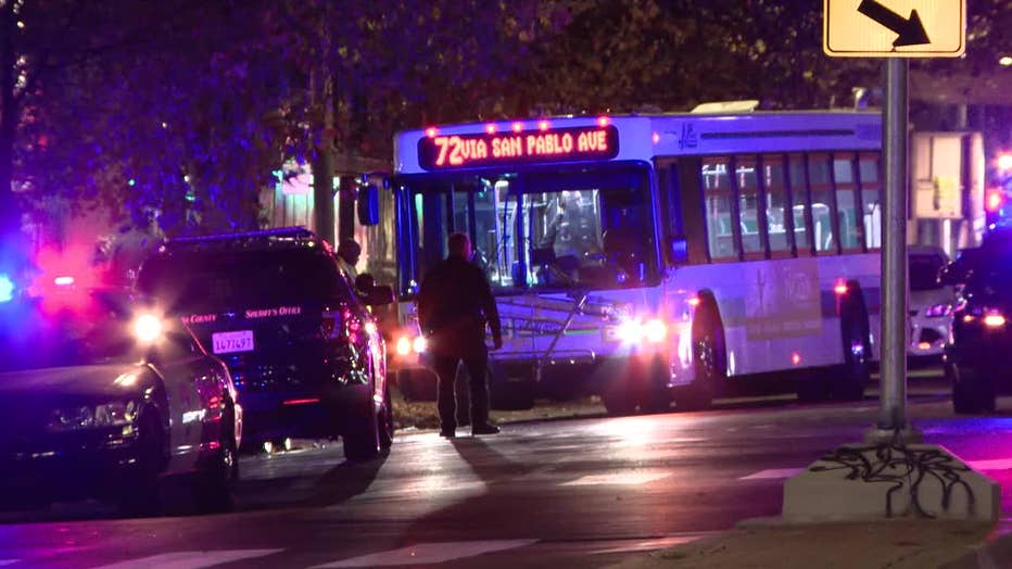 Oakland Police Man Found Shot Near Bus Dies At Hospital Ktvu Fox 2