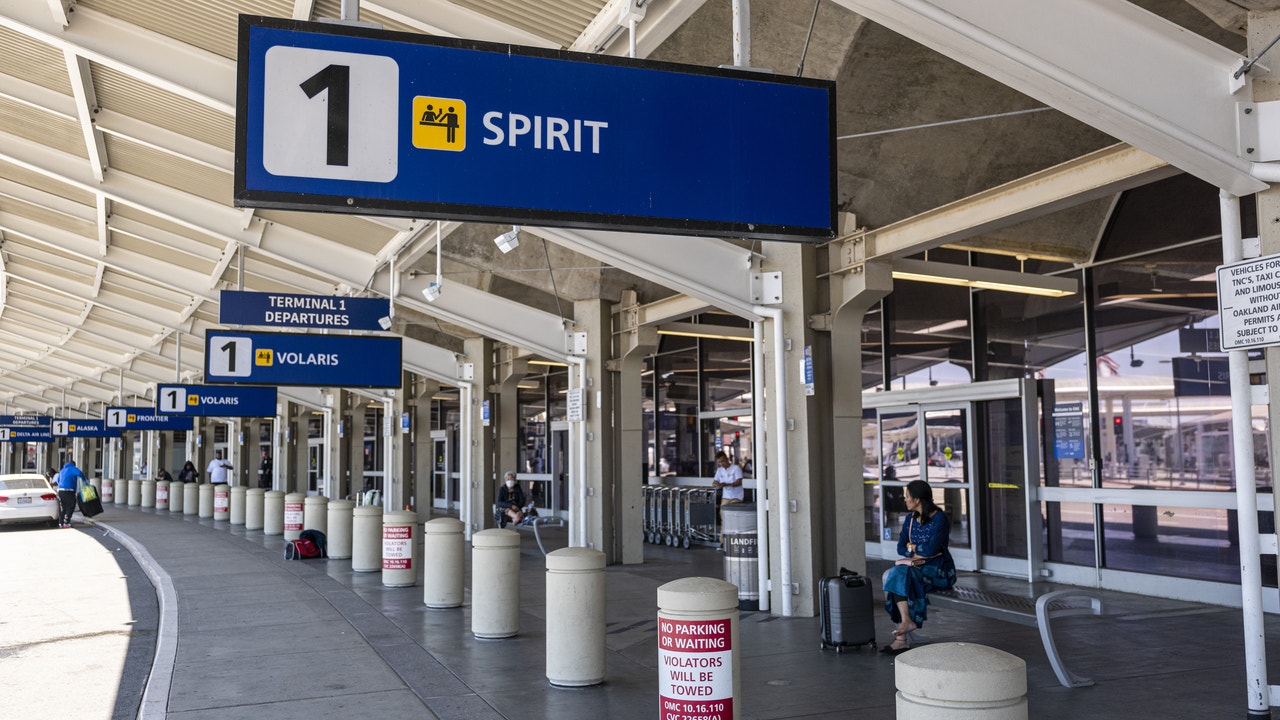 Power outage at Oakland airport briefly impacts operations | KTVU FOX 2 Power outage at Oakland airport briefly impacts operations | KTVU FOX 2