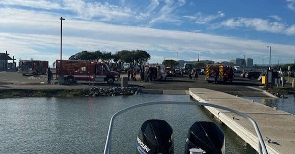 Row team's boat capsizes on Brisbane Marina | KTVU FOX 2