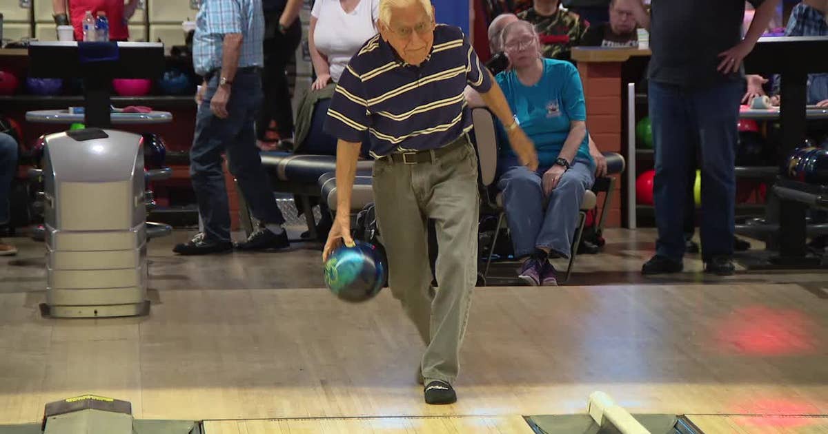 100-year-old man still has game at Dublin Bowl | FOX 13 Seattle