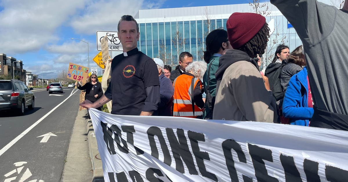 Hundreds protest shuttered FCI Dublin prison becoming ICE detention ...