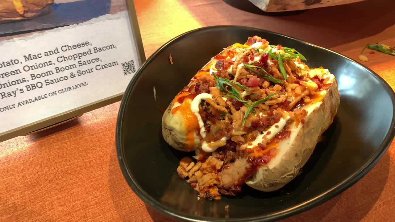 KTVU sports reporter tries new food coming to Oracle Park in 2025 – see ...