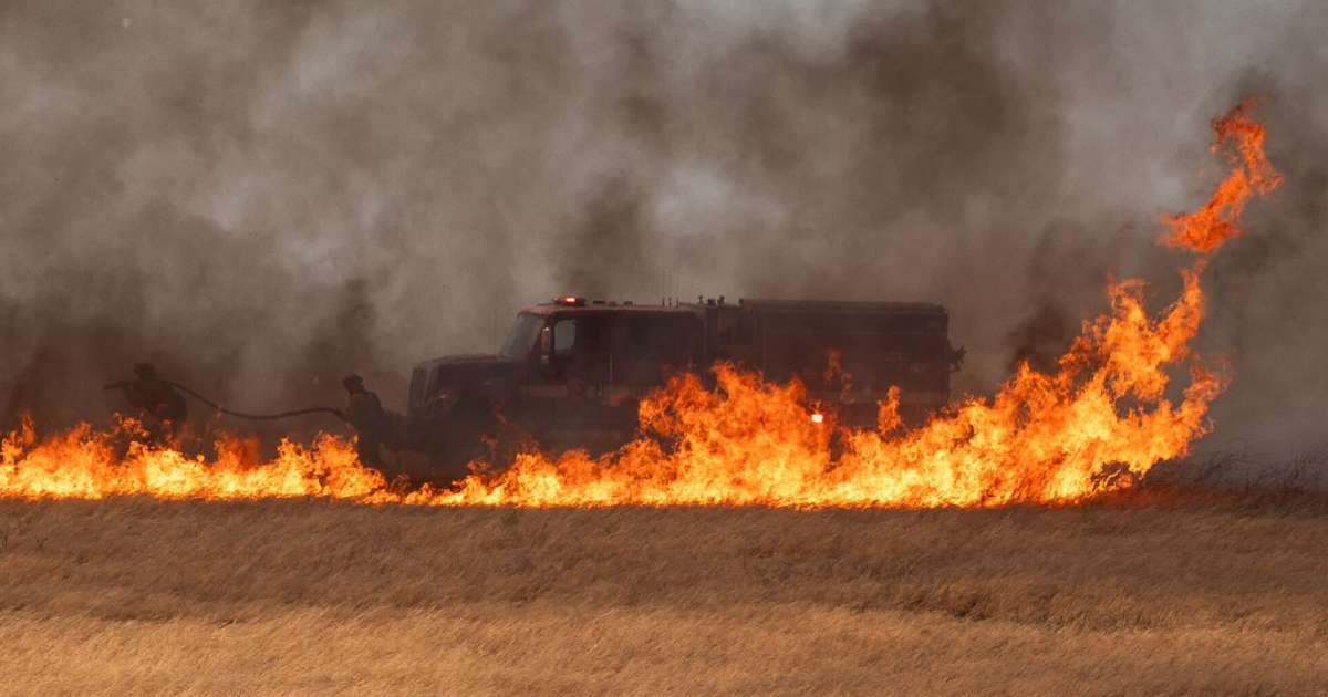 Crews battle wind-driven Midway Fire near Tracy | KTVU FOX 2