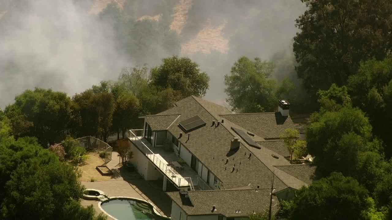 Large home momentarily threatened in Los Altos fire, 1 out building ...