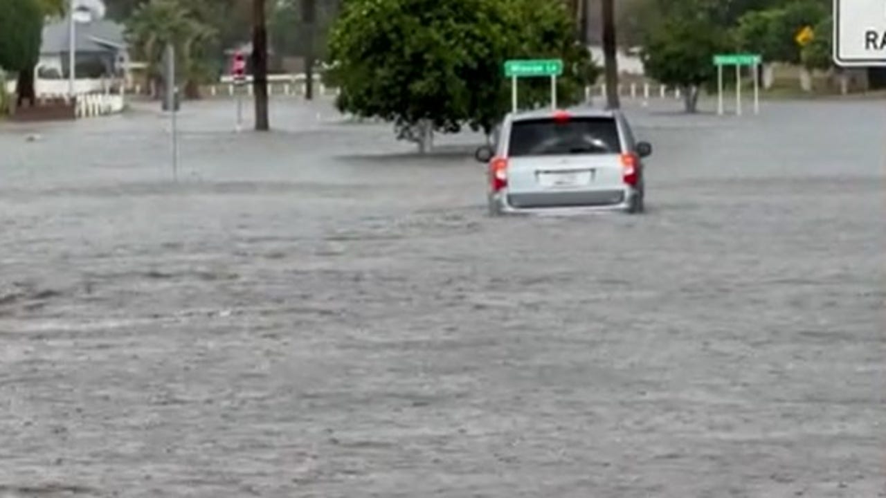 Arizona weather forecast: Powerful monsoon storm brought hail, flooding to Phoenix area | KTVU FOX 2