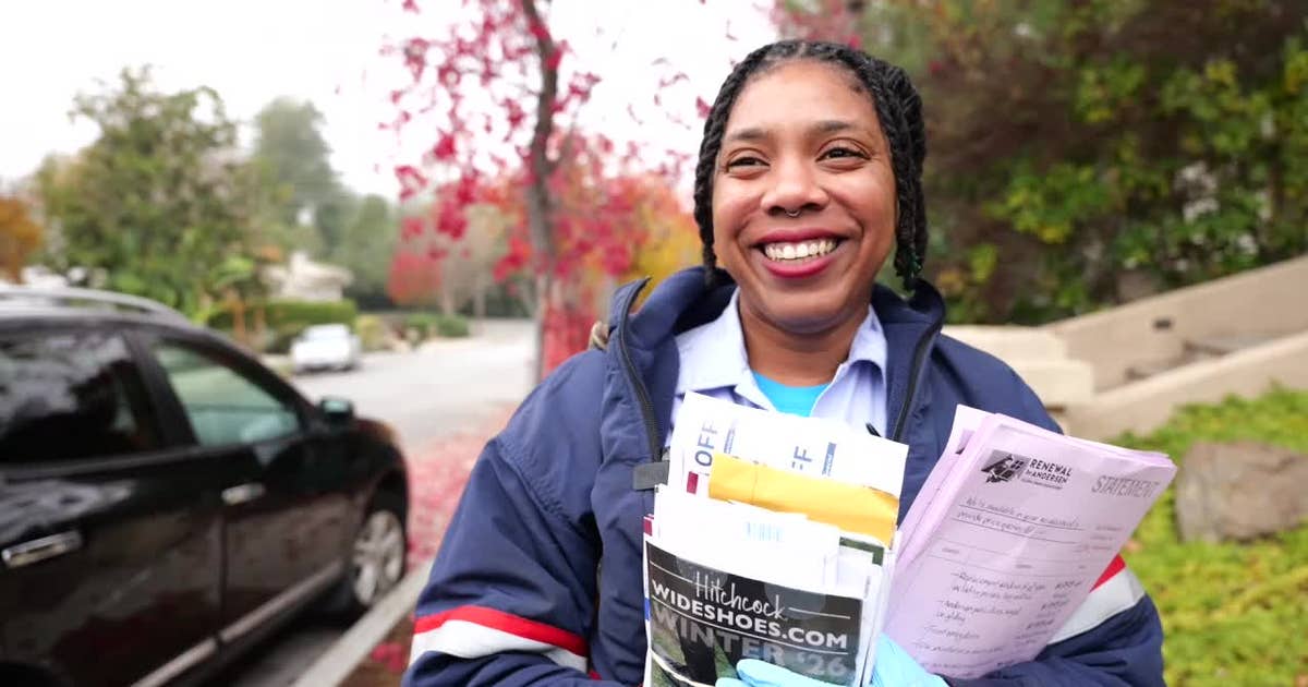 Smiling Saratoga postal carrier delivers mail and holiday cheer | KTVU ...