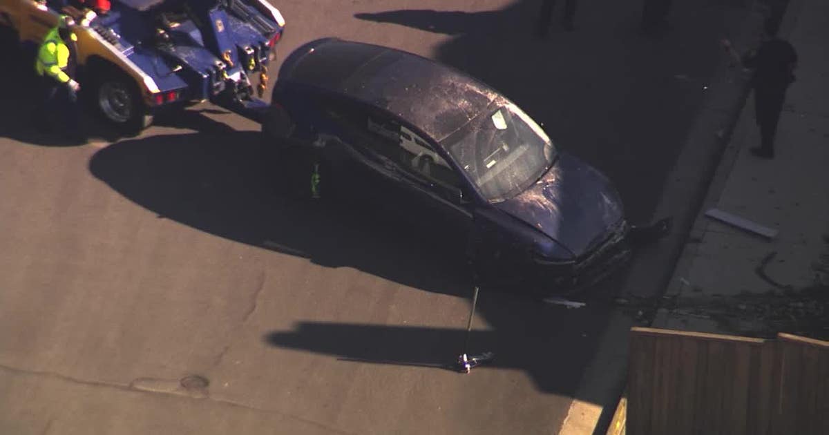 Car crashes into Sunnyvale home, triggers gas leak | KTVU FOX 2