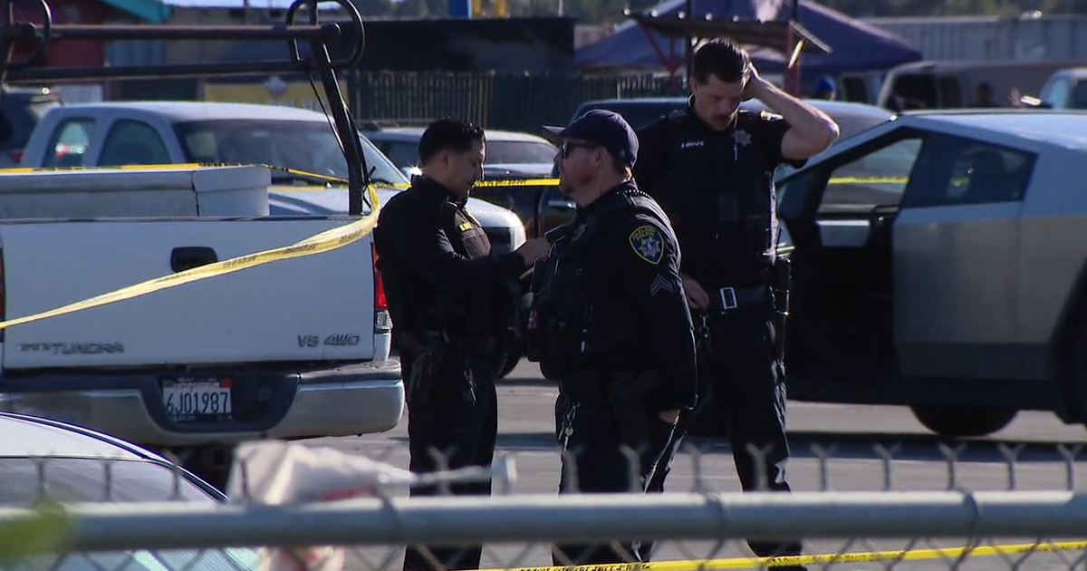 1 killed in shooting near Oakland flea market | KTVU FOX 2