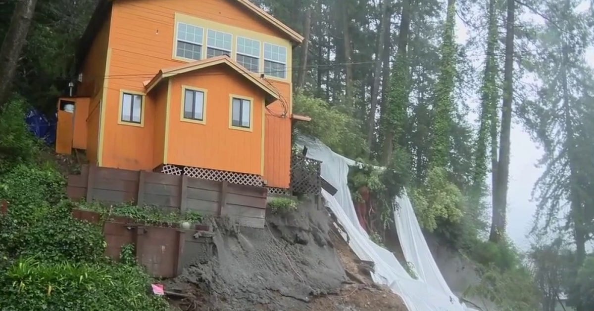 Guerneville house could collapse onto the road and other homes | KTVU FOX 2
