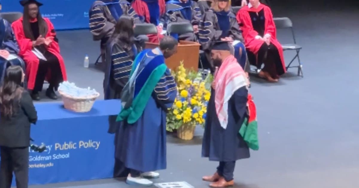 UC Berkeley graduate denied diploma scroll while holding Palestinian ...