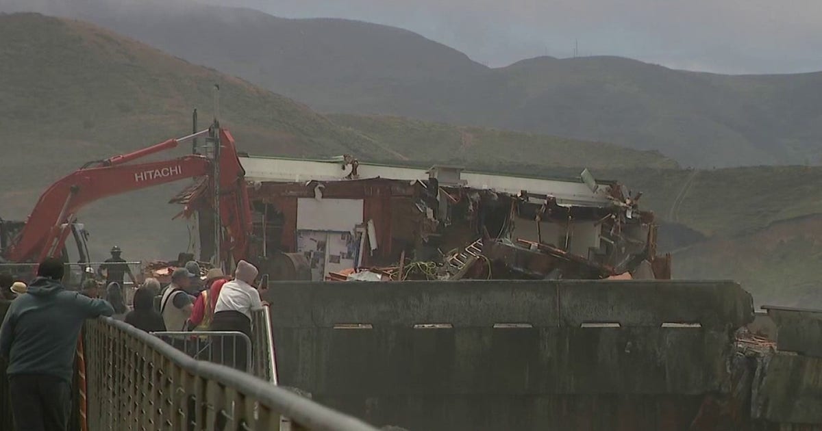 Pacifica tears down Chit Chat Cafe as pier deteriorates | KTVU FOX 2