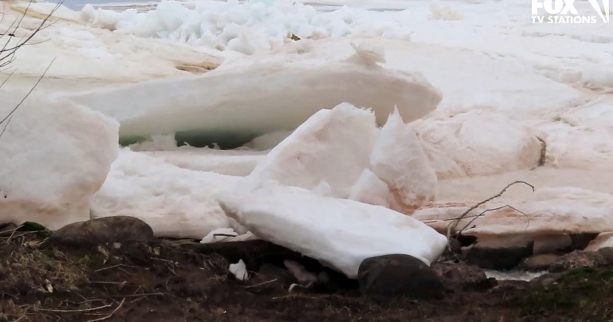 Massive ‘ice shoves’ pile up on Wisconsin shoreline of Lake Superior ...