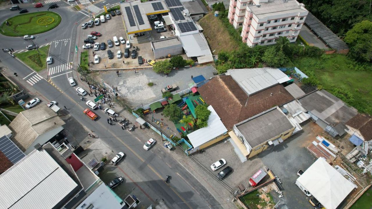 Man kills 4 children with hatchet at Brazilian daycare center | LiveNOW ... Man kills 4 children with hatchet at Brazilian daycare center | LiveNOW ...