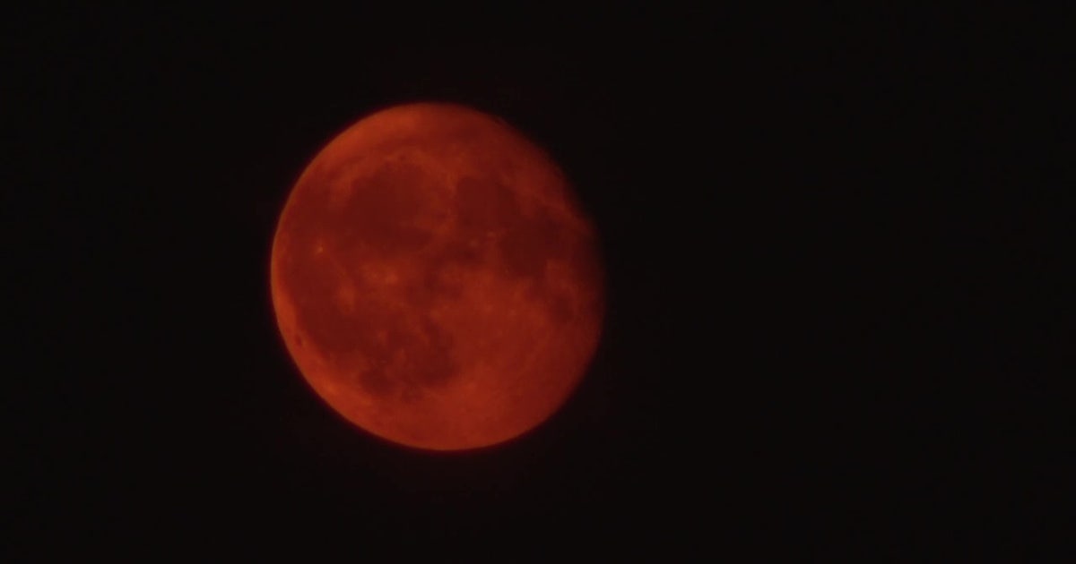 Why wildfire smoke is turning the moon red | LiveNOW from FOX