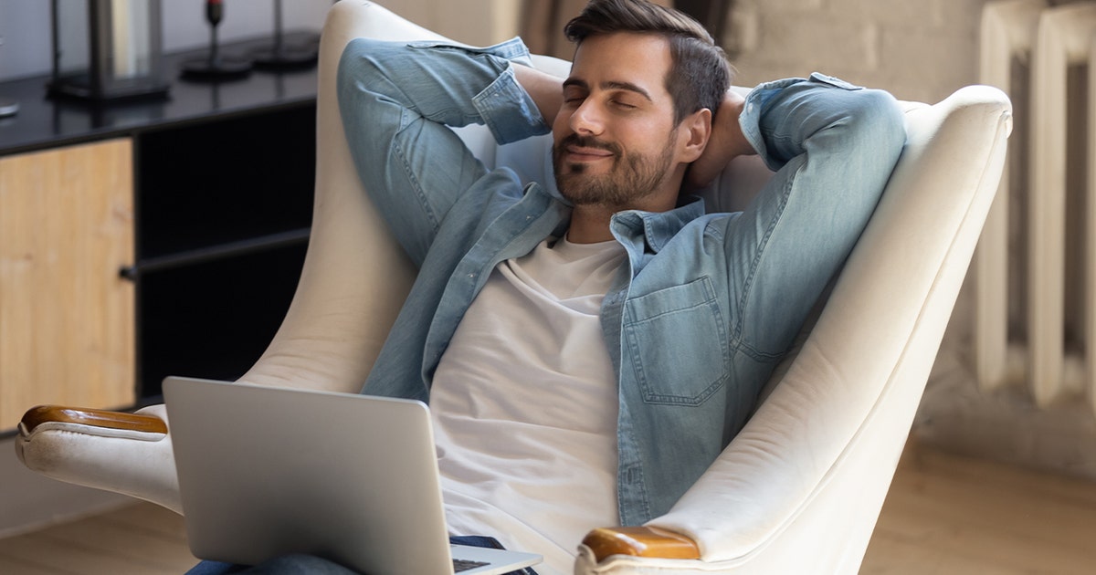 Napping at work? Survey reveals how many workers sleep on the clock ...