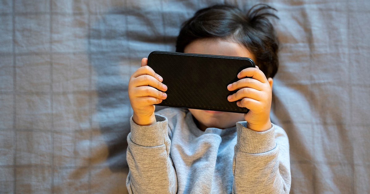 Screen time for kids and teens: updated guidelines for parents released ...
