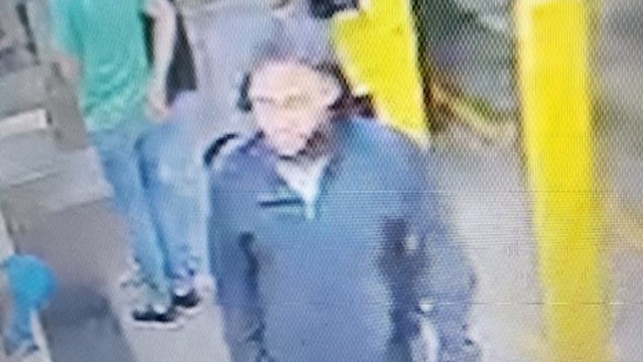 Waffle House Employee Shot Dead By Agitated Customer Police Searching