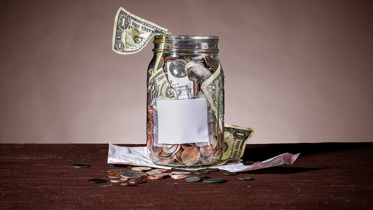 Your 2024 Holiday Tipping Guide Who To Tip And How Much Fox 9