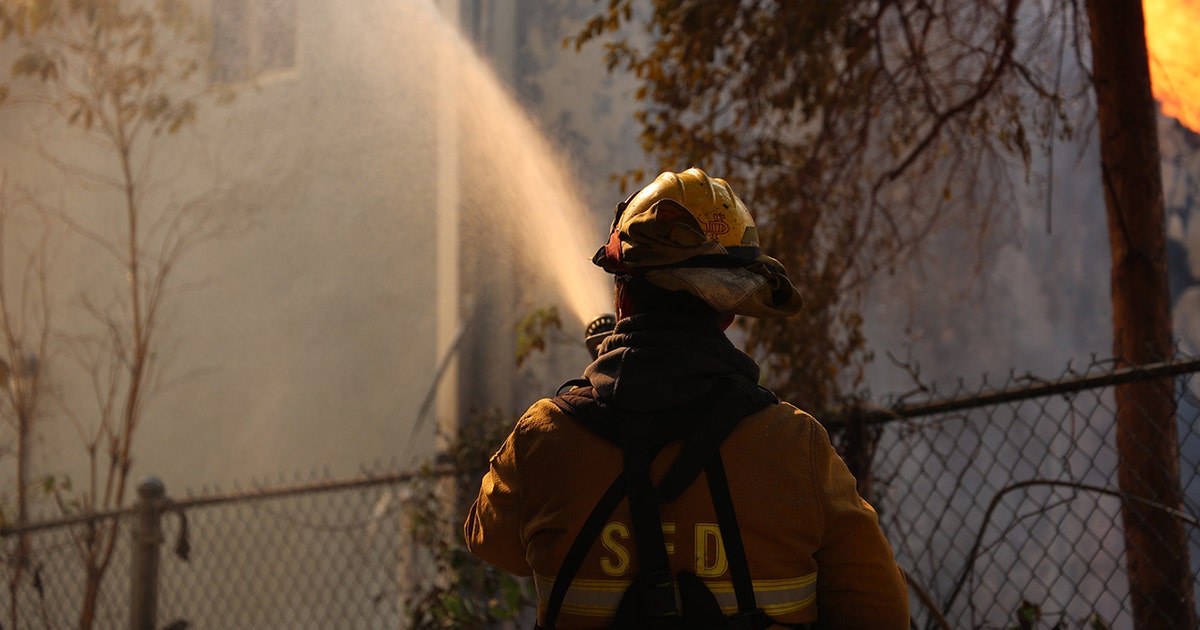 How do you measure wildfire containment? | LiveNOW from FOX