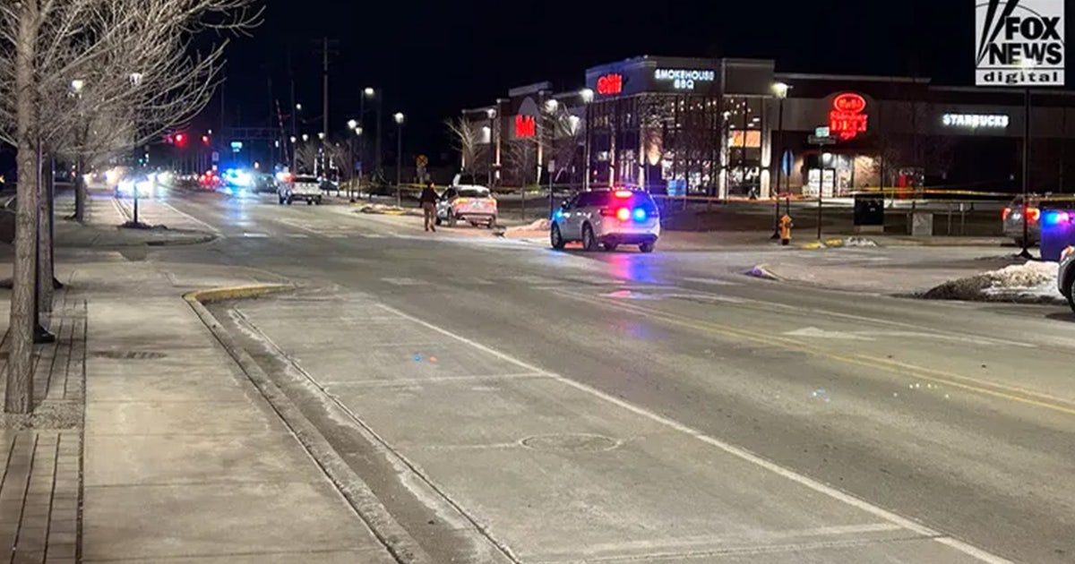Indiana grocery store shooting leaves 3 dead, 2 officers injured ...
