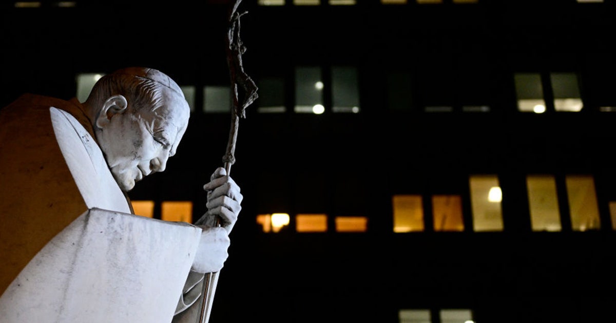 Pope Francis suffers bronchospasm in health setback | FOX 5 Atlanta