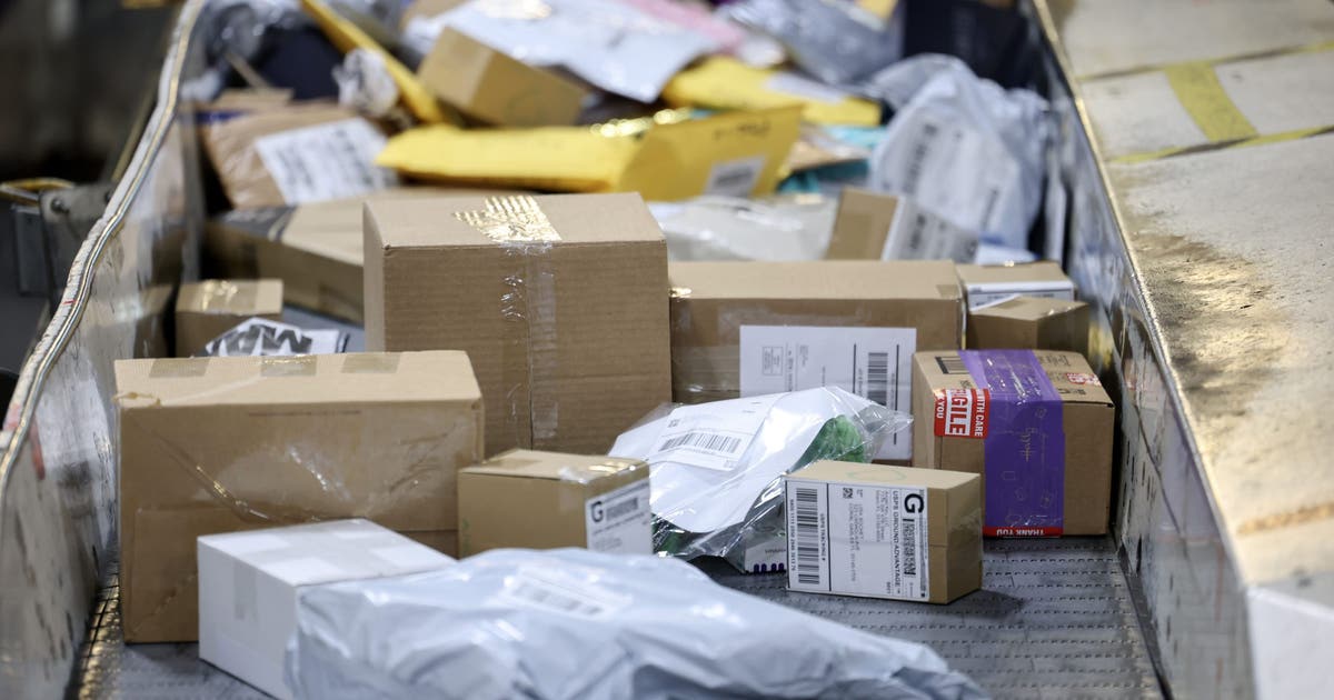 USPS accepting packages from China, reversing decision | LiveNOW from FOX
