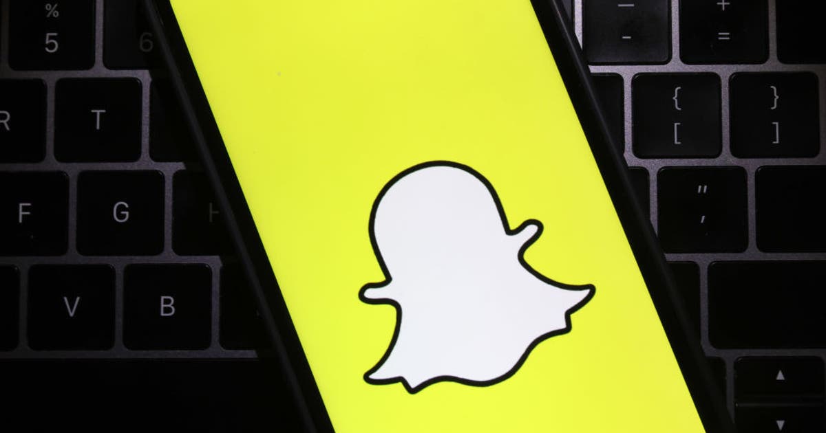 Snapchat briefly goes down for users, according to Downdetector ...
