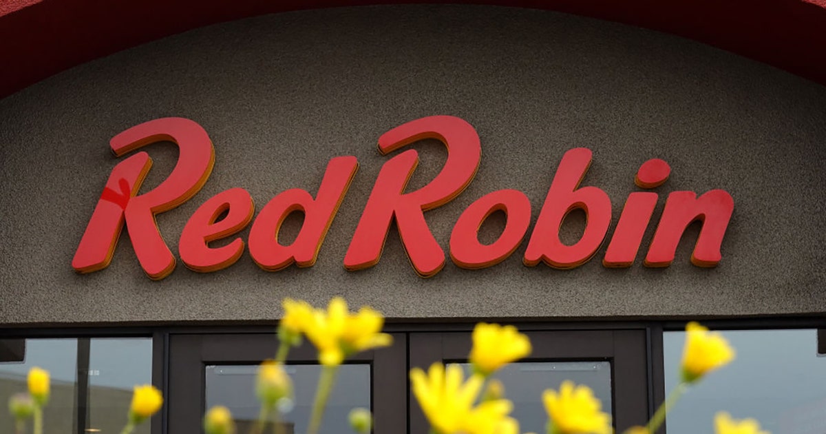 Red Robin considers closing 70 US locations: Here's what to know | FOX ...