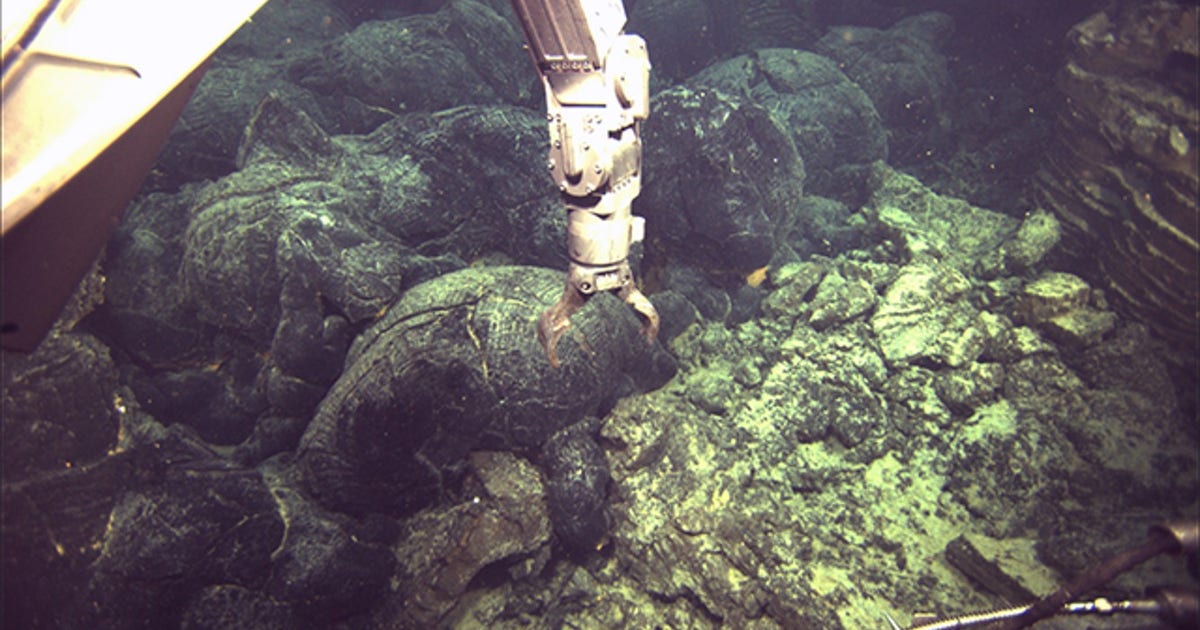 Underwater volcano off Oregon's coast inching closer to eruption ...