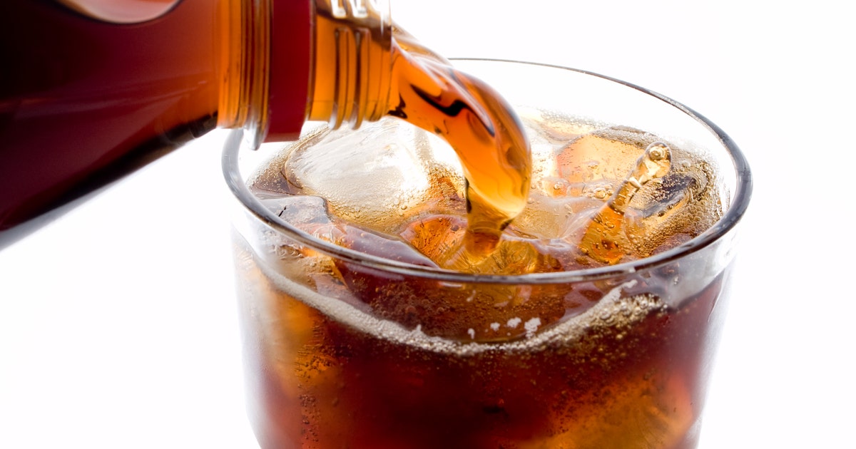 Can drinking soda help migraines? Doctors reveal whether bubbly drinks ...
