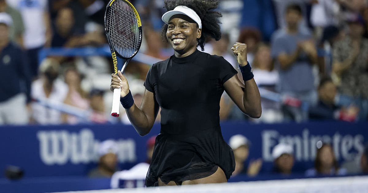 Venus Williams makes history with first pro tennis win in nearly 2 ...
