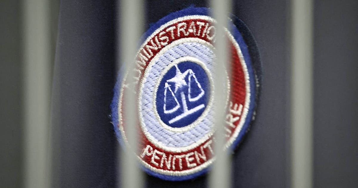 Inmate escapes French prison in cellmate’s laundry bag | LiveNOW from FOX