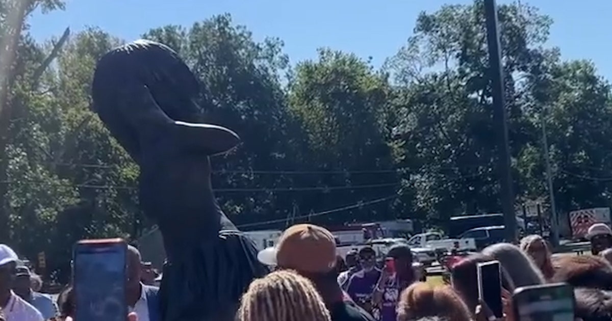 Tina Turner statue unveiled in her rural Tennessee hometown | FOX 10 ...