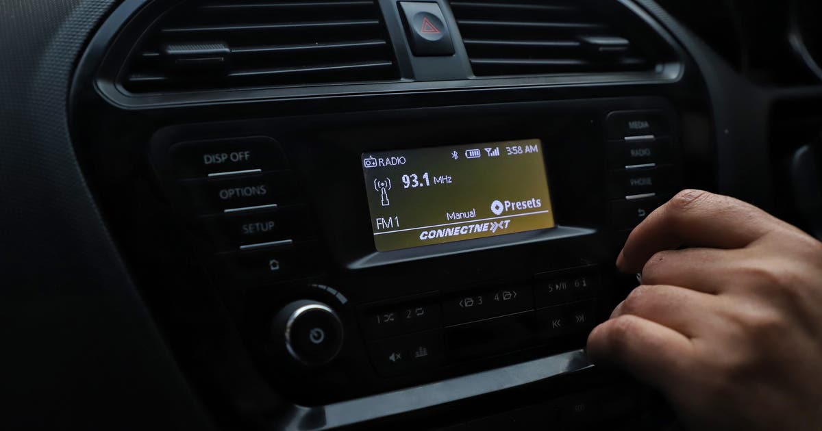 Tesla reportedly phasing out AM/FM radios in 2026 standard models | FOX ...