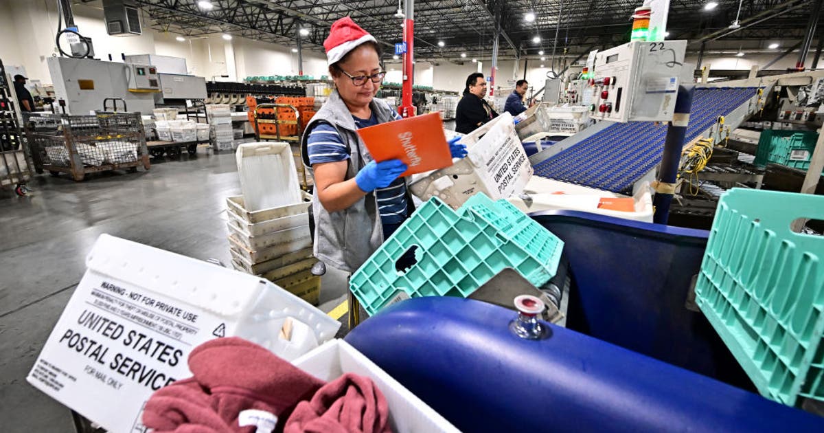 Holiday shipping deadlines: USPS, FedEx, UPS dates for on-time delivery ...