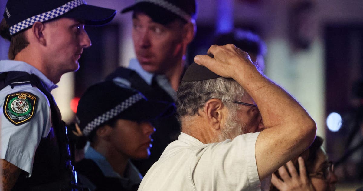 Bondi Beach shooting: Terror attack at Australia Hanukkah event kills ...