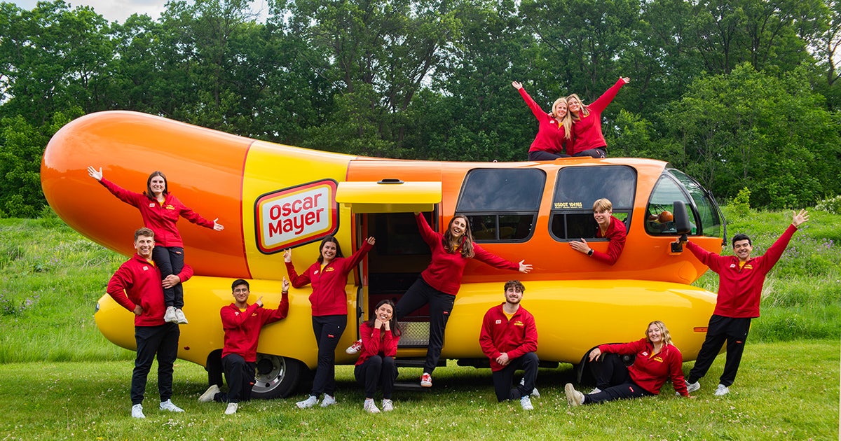 Oscar Mayer looking for Wienermobile drivers - How to apply | FOX 10 ...