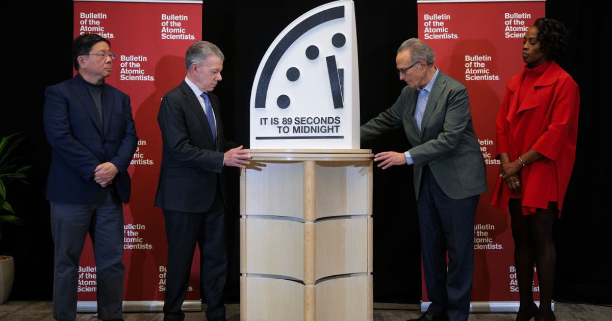 'Doomsday Clock' moves to 85 seconds to midnight as global tensions ...