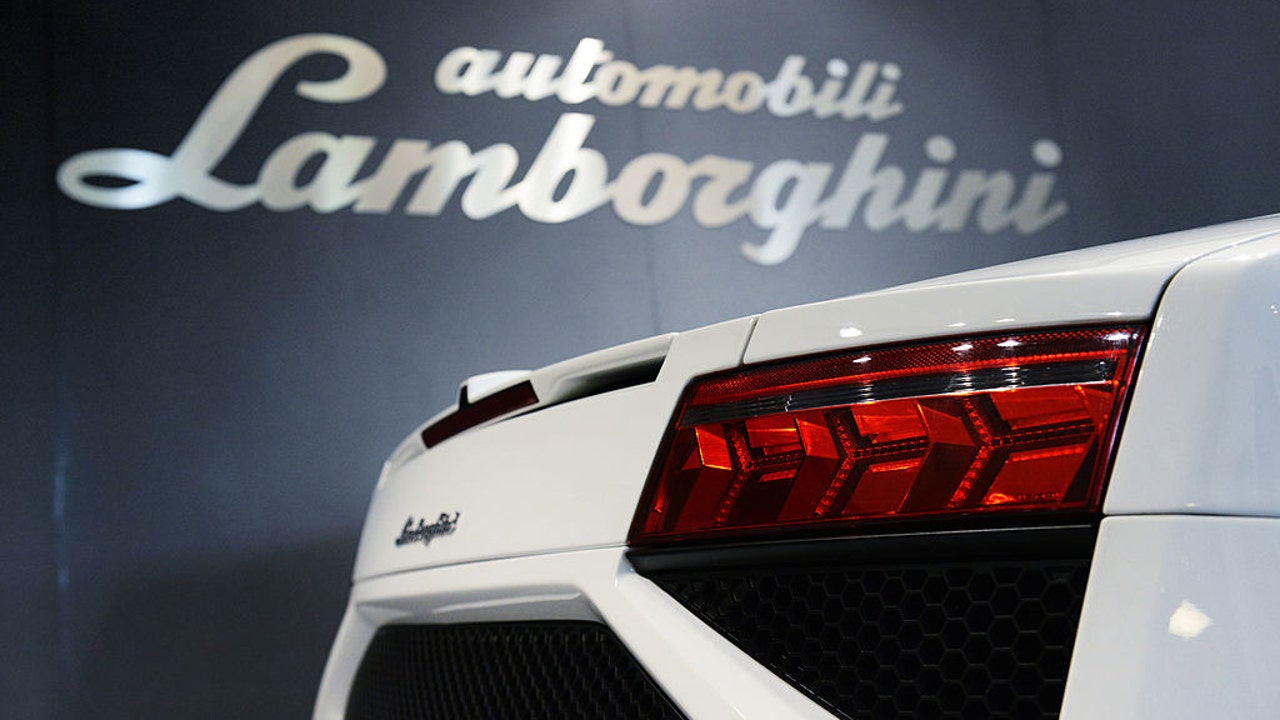 Lamborghini recalls over 10,000 SUVs related to software error | FOX 4 ...