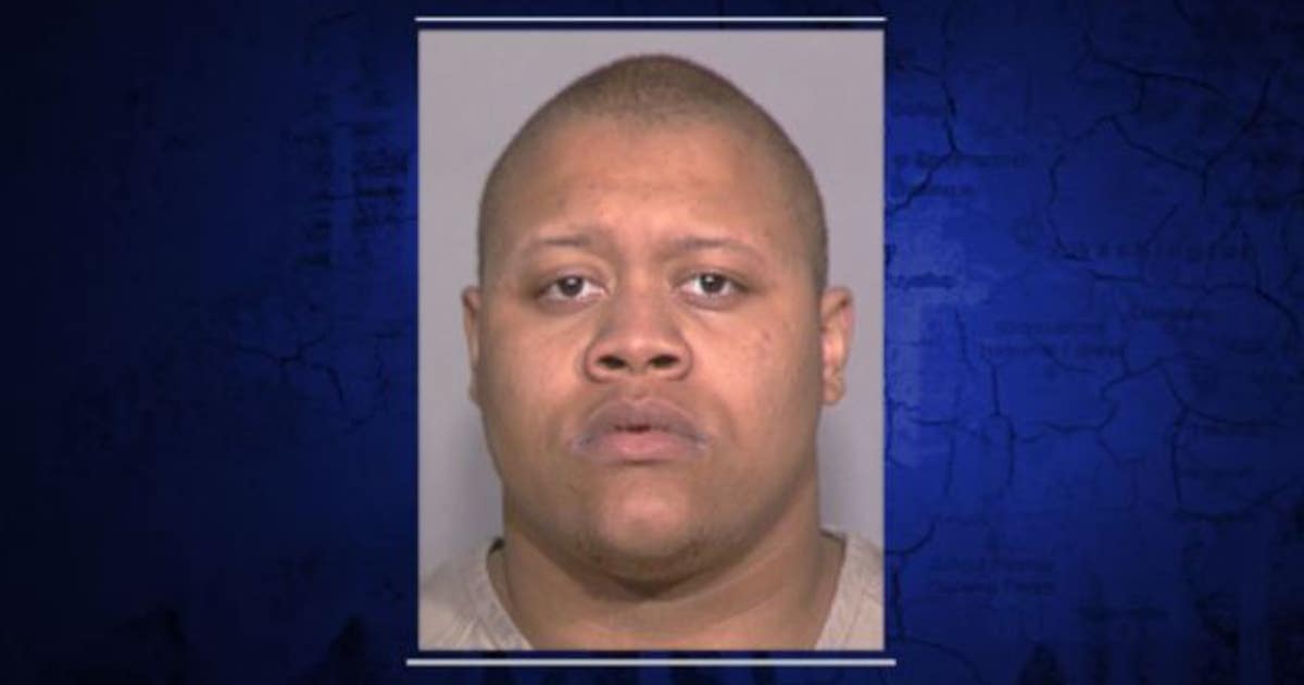 Calvin Davis: U.S. Marshals on multi-state hunt for federal bank fraud ...
